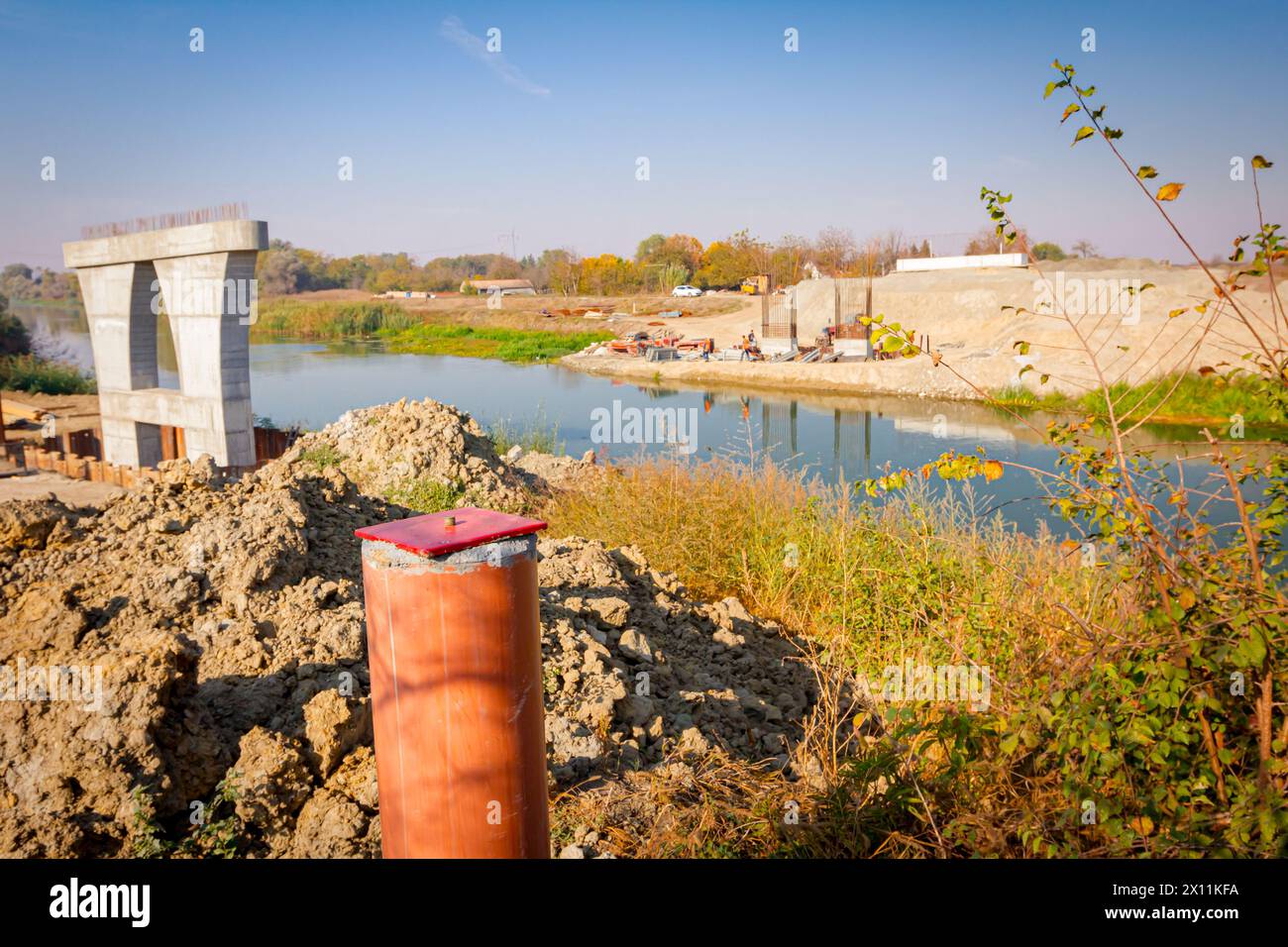 Red metal pole, side device, for determine level of bridge, 4 points ...