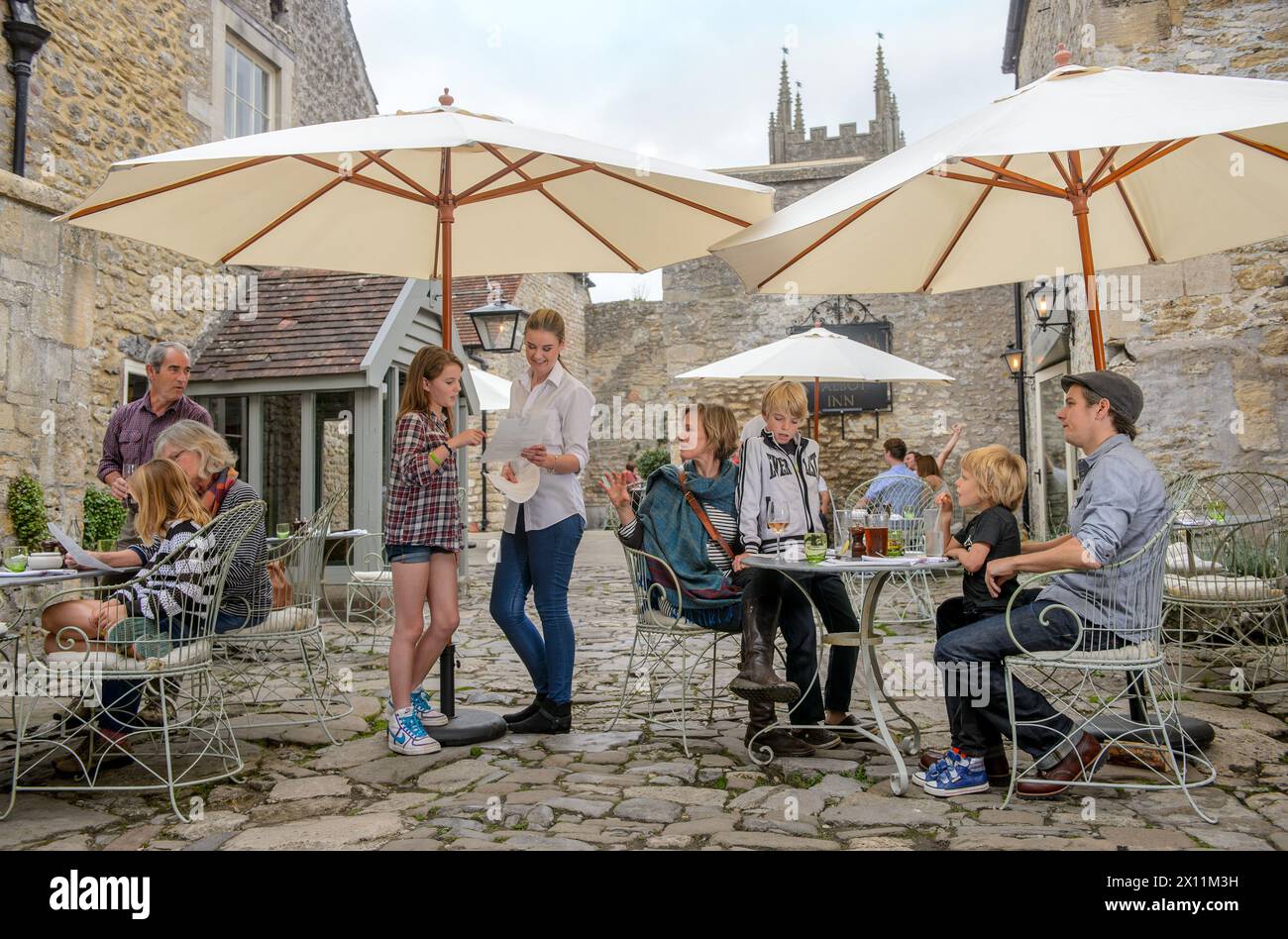 Outdoor dining at the Talbot Inn in Mells, Somerset UK Stock Photo - Alamy