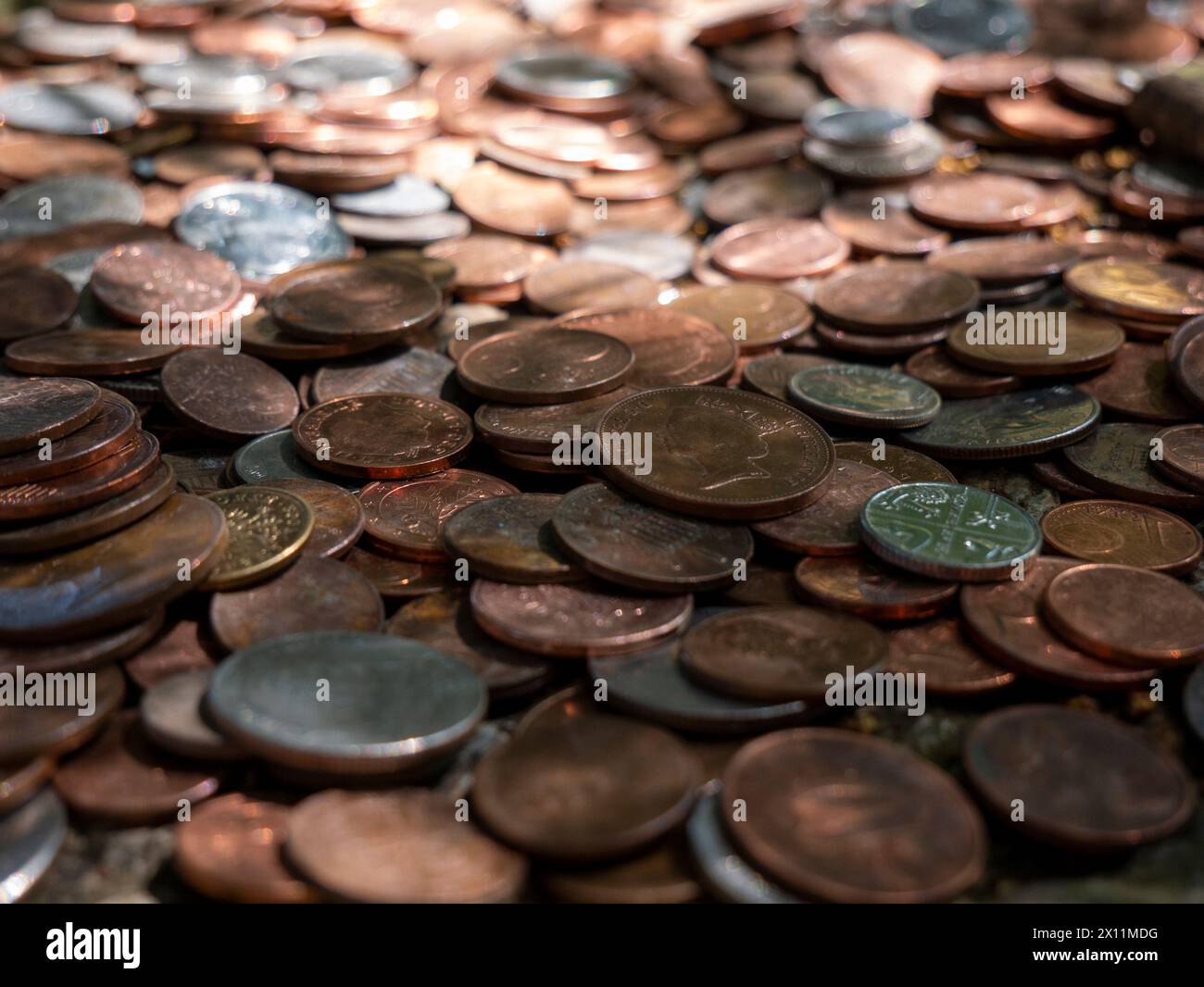 Money metal hi-res stock photography and images - Alamy