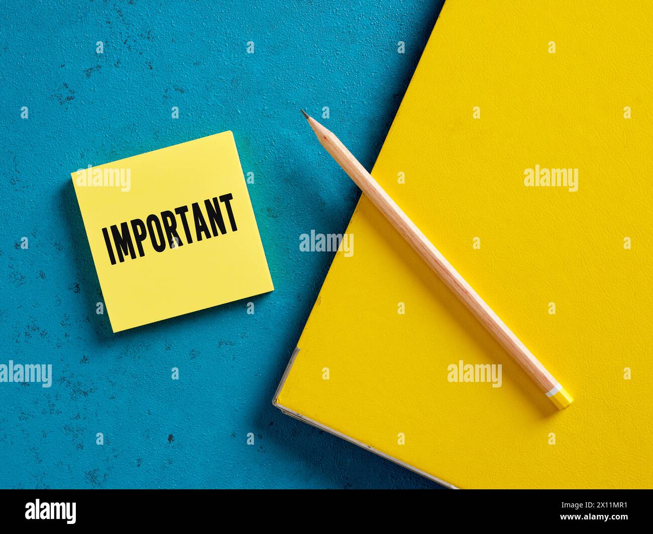 Important attention message importance hi-res stock photography and ...