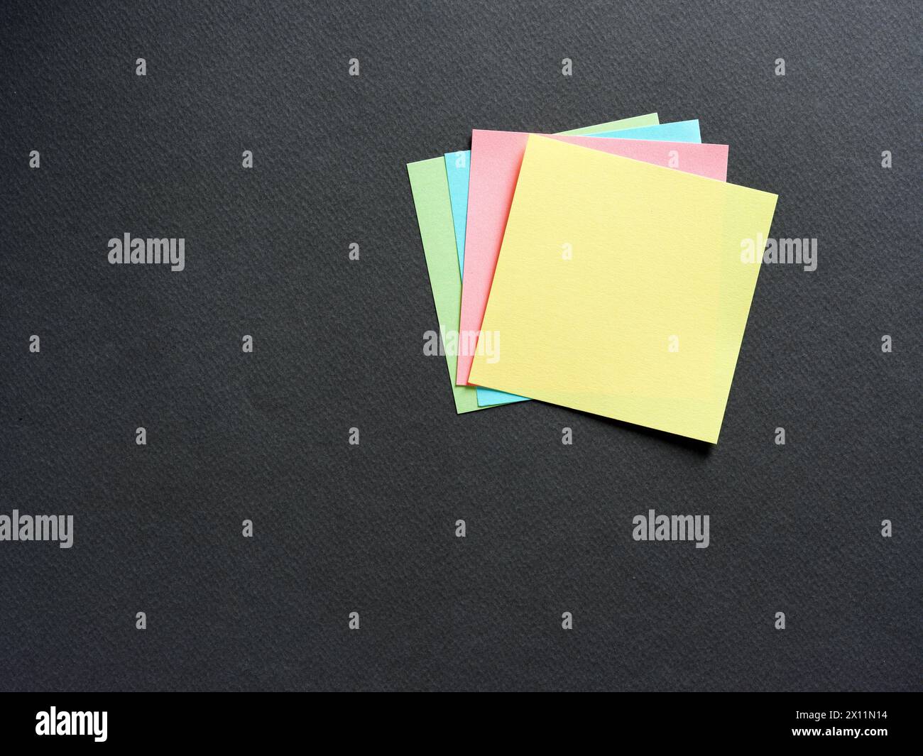 Adhesive sticky note hi-res stock photography and images - Alamy