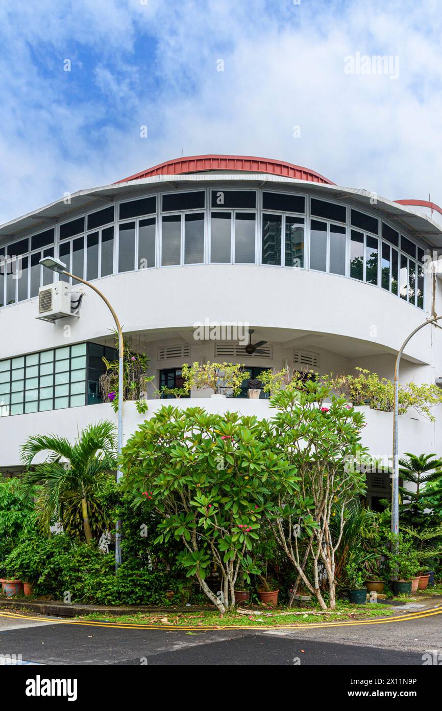 Streamline Moderne architectural style building, Tiong Bahru Estate ...