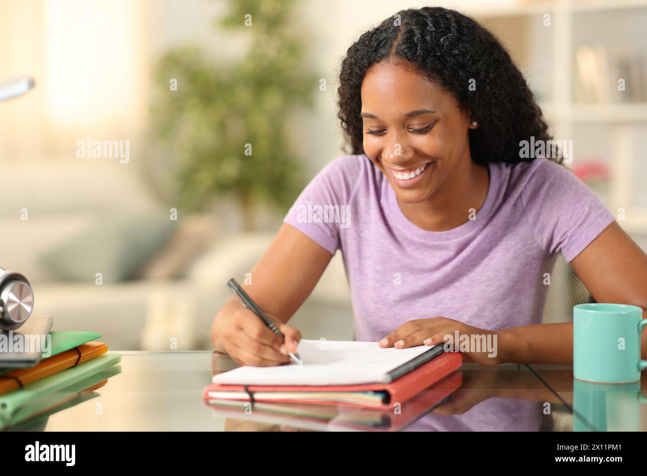 College student taking test hi-res stock photography and images - Alamy
