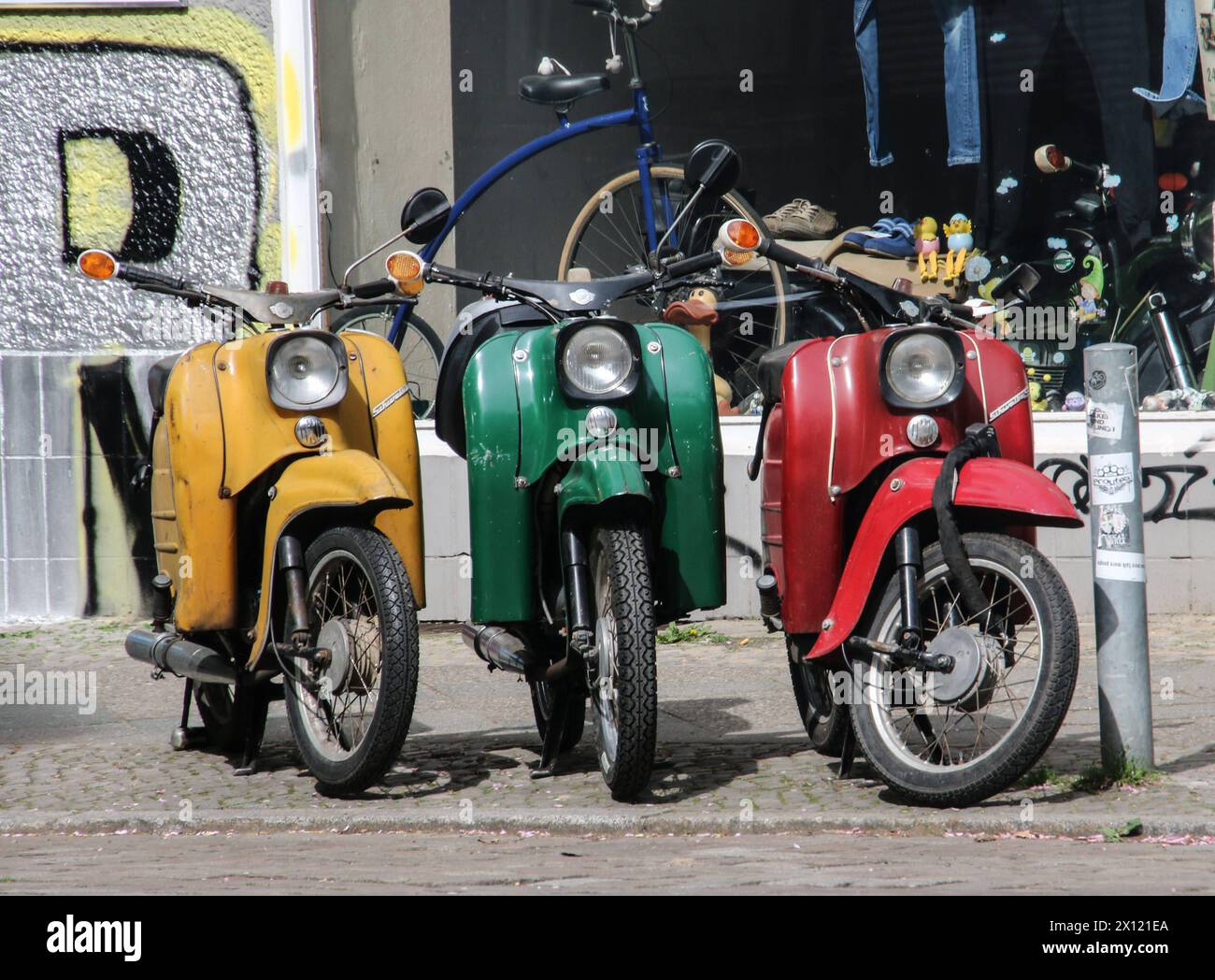 Name simson hi-res stock photography and images - Alamy