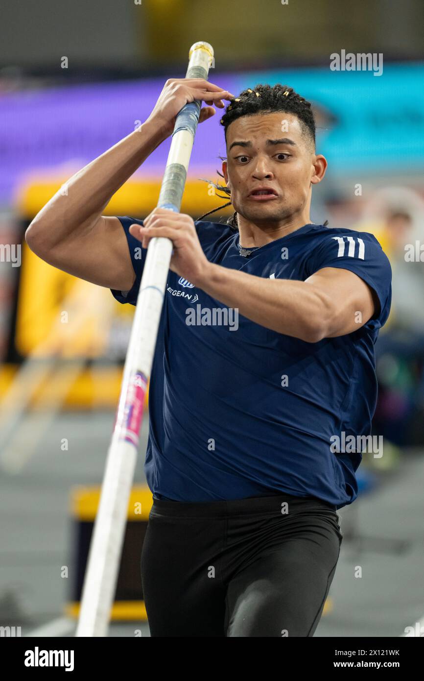 warm up before the pole vault competition on Day 3 at the World ...