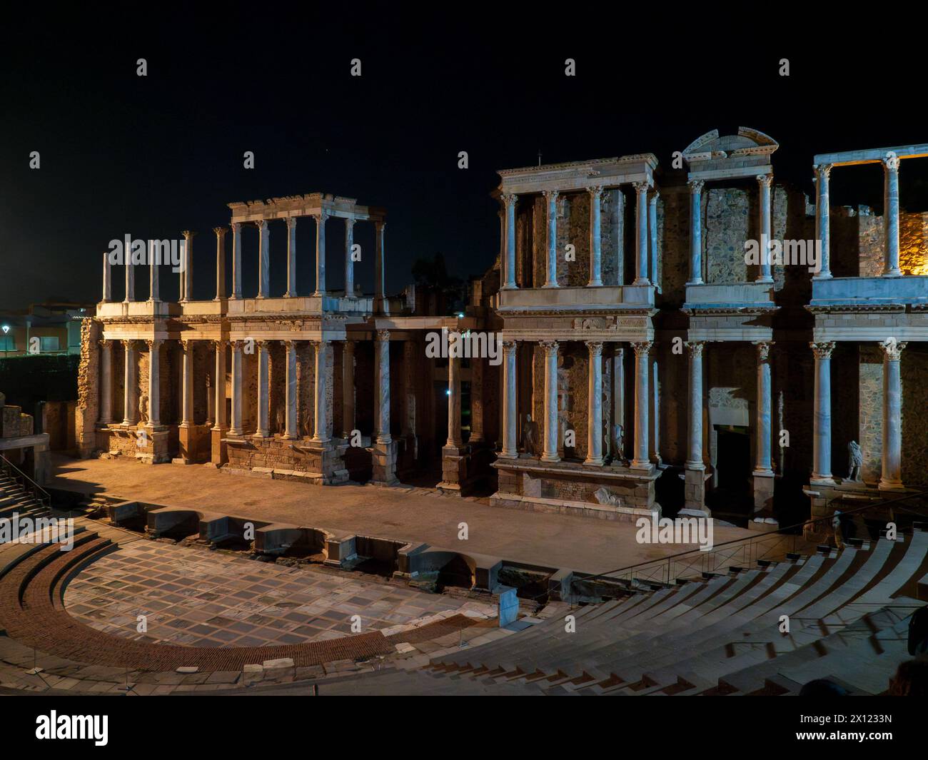Archaeological remains of the Roman theater of Merida at night Stock Photo - Alamy