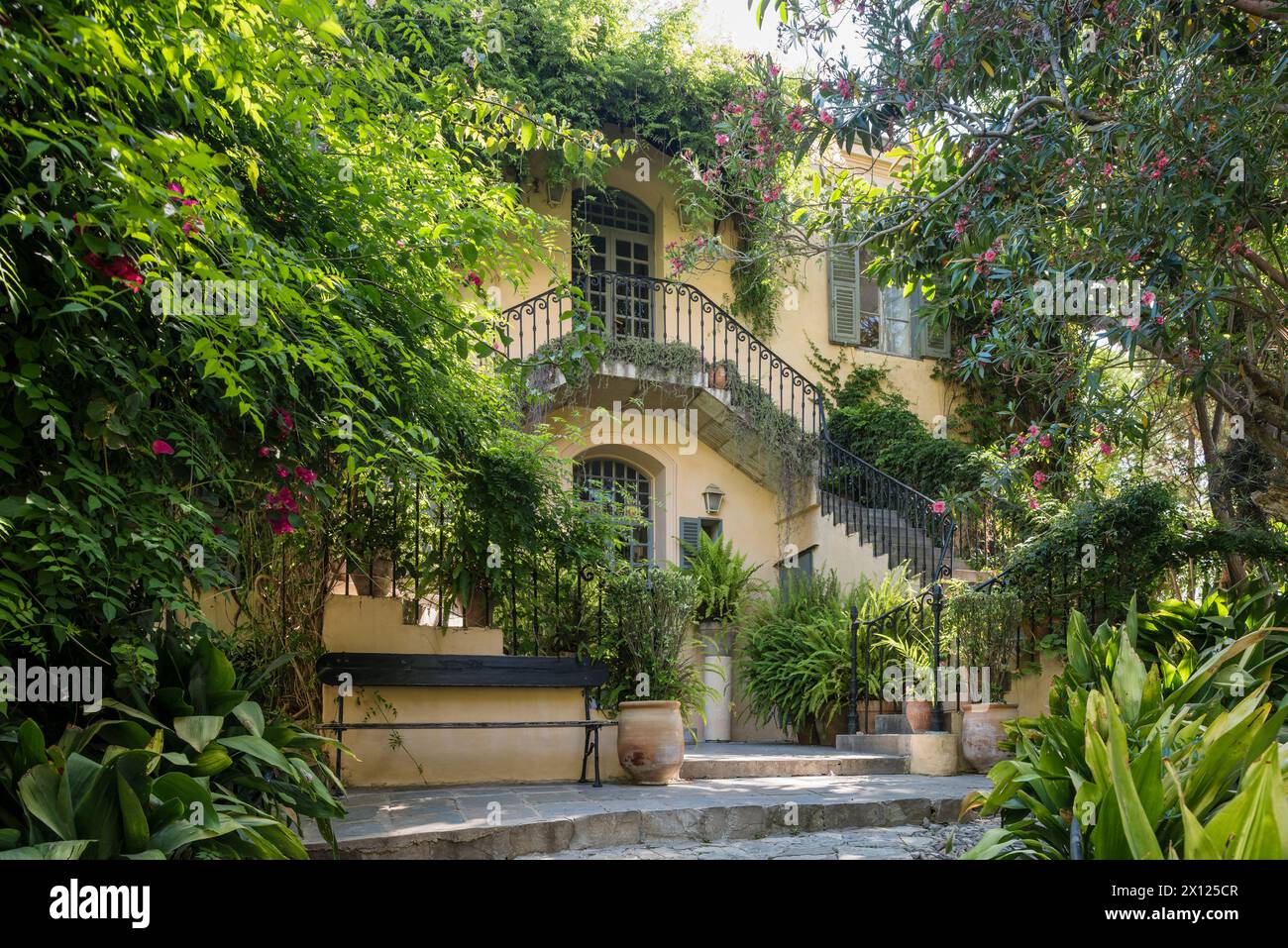 Entrance steps and terrace at Mimi Calpe, 1950s French luxury villa and ...