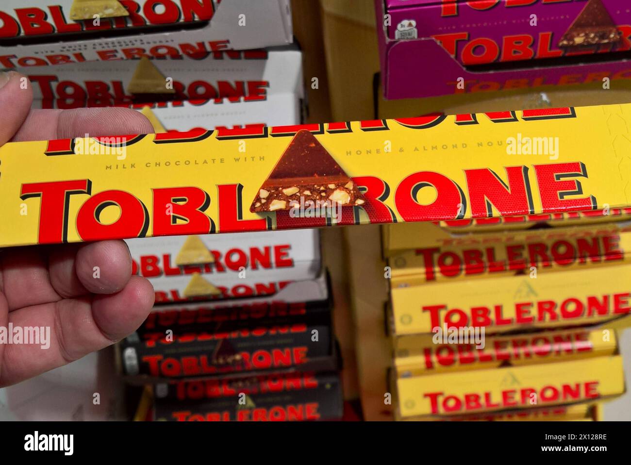 Toblerone ist eine Schweizer Schokoladenmarke, die ursprünglich von ...