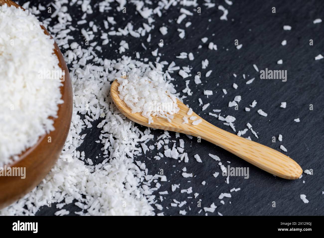 dry white coconut chips for adding to desserts, finely chopped coconut ...