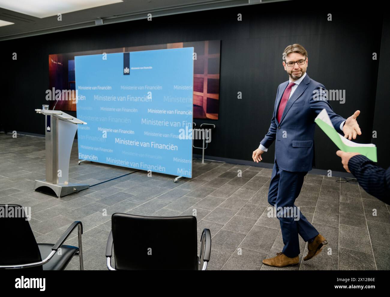 THE HAGUE - Steven van Weyenberg, outgoing Minister of Finance, during ...