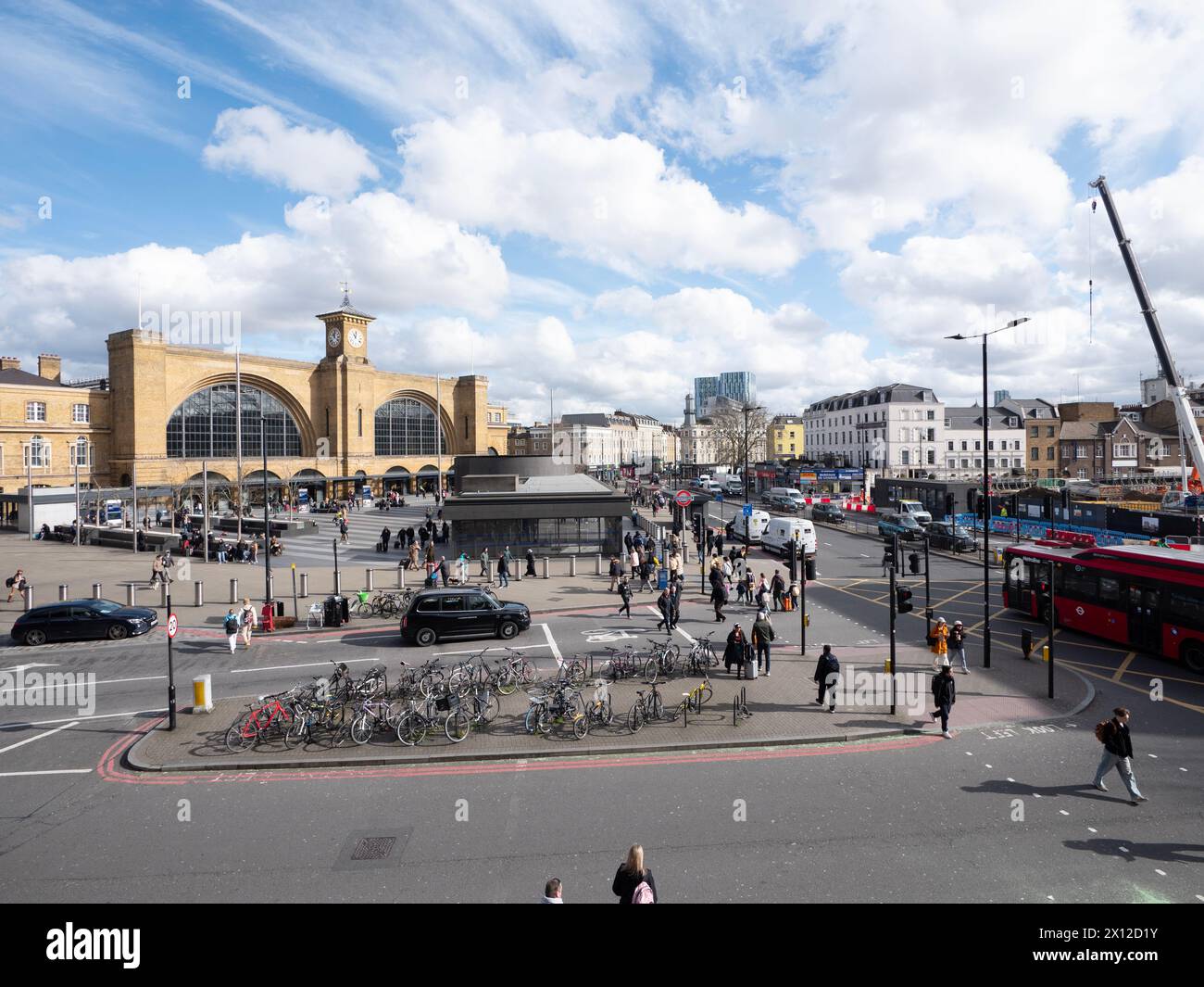 Wide street crowded crowds hi-res stock photography and images - Alamy