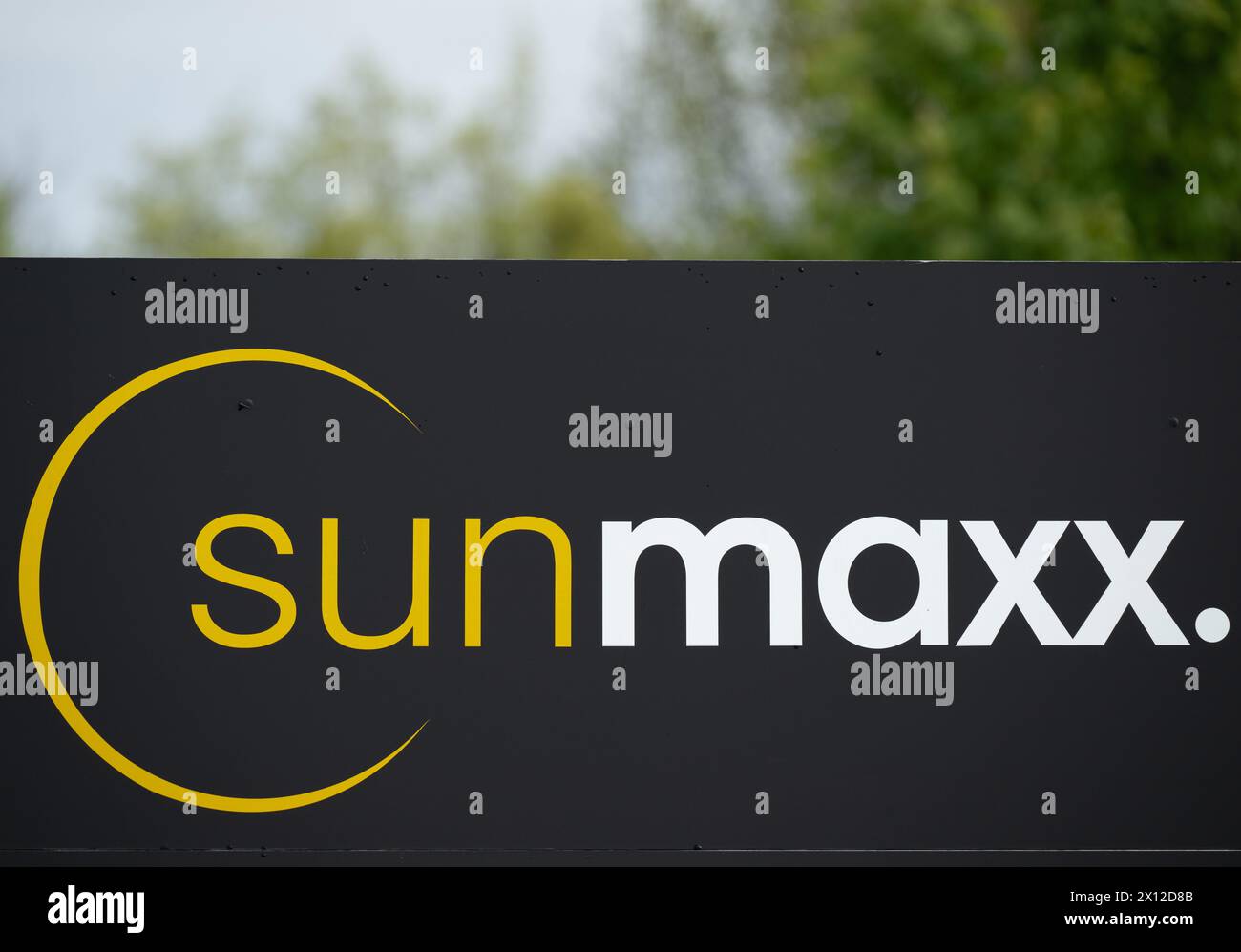 Ottendorf Okrilla, Germany. 15th Apr, 2024. The logo of the solar start ...