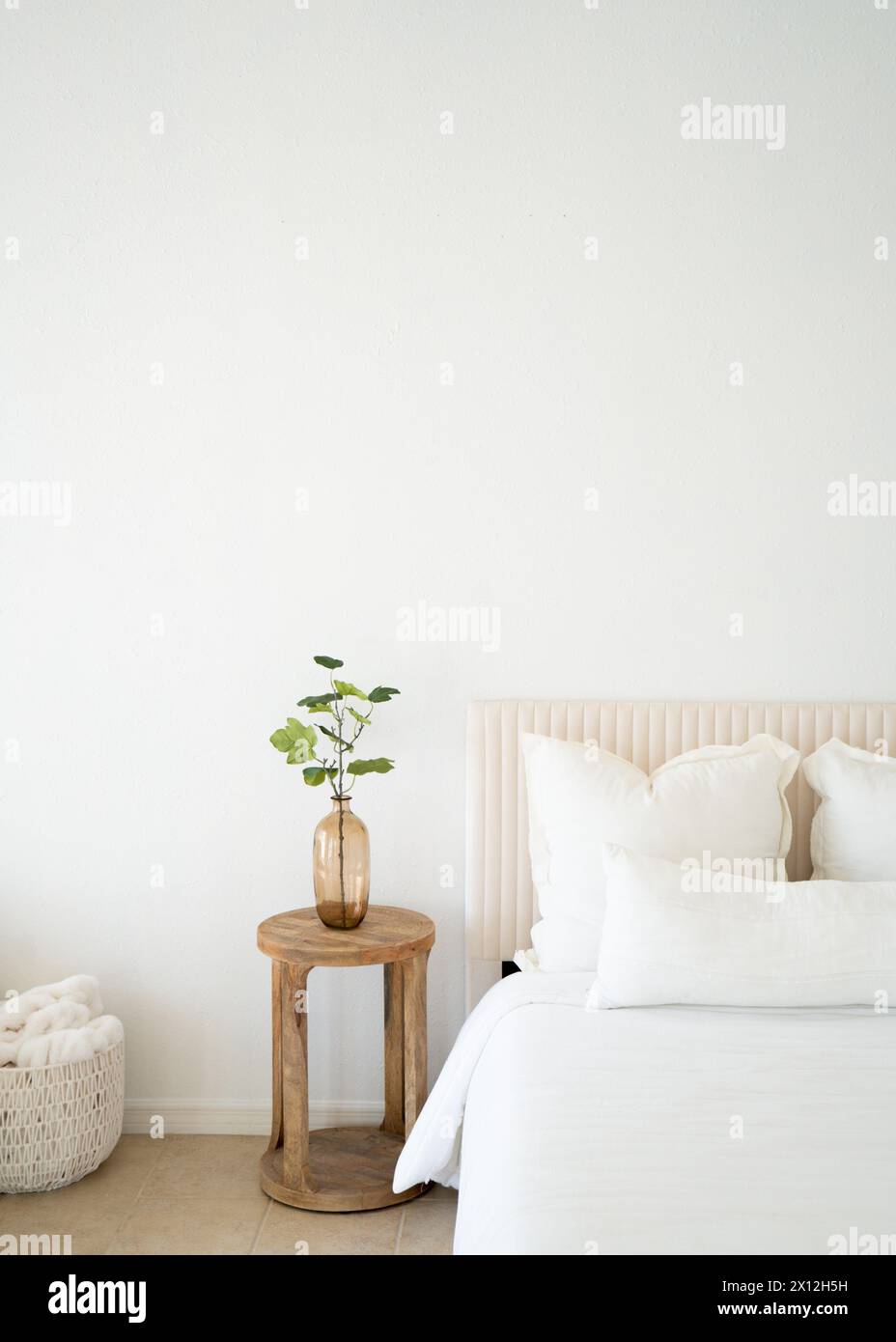 Clean and minimal interior design Stock Photo - Alamy