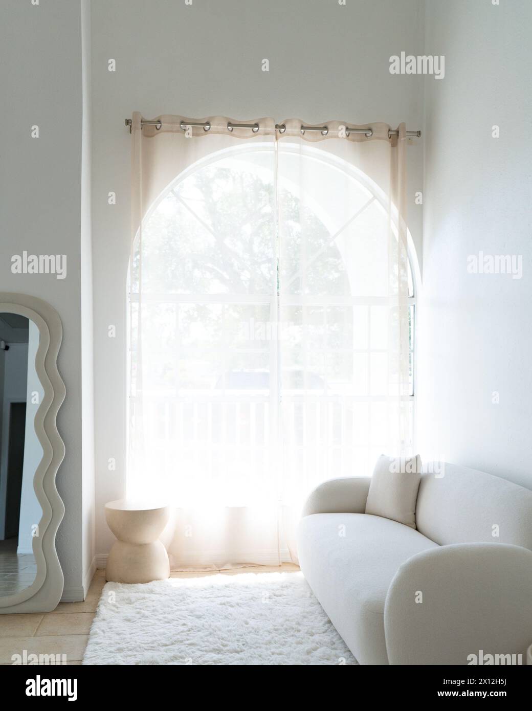 Clean and minimal interior design Stock Photo - Alamy