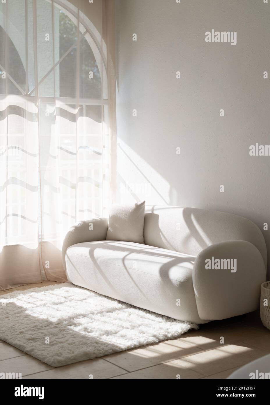 Clean and minimal interior design Stock Photo - Alamy