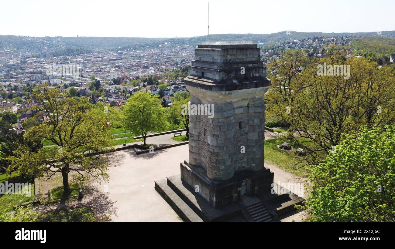 Der Bismarckturm ist ein als Bismarckdenkmal errichteter Aussichtsturm im Stuttgarter Stadtteil ...