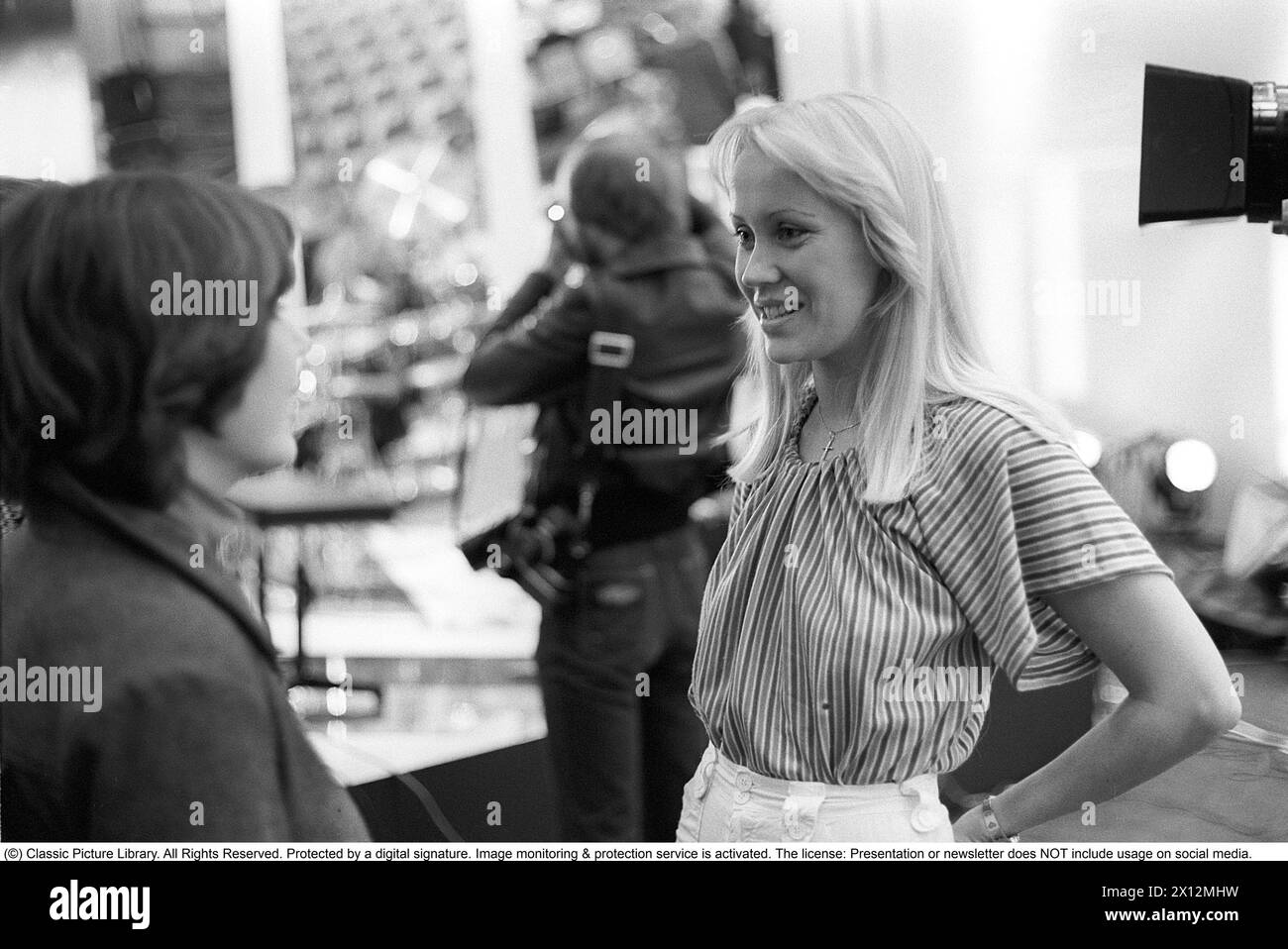 Agnetha faltskog 1976 hi-res stock photography and images - Alamy
