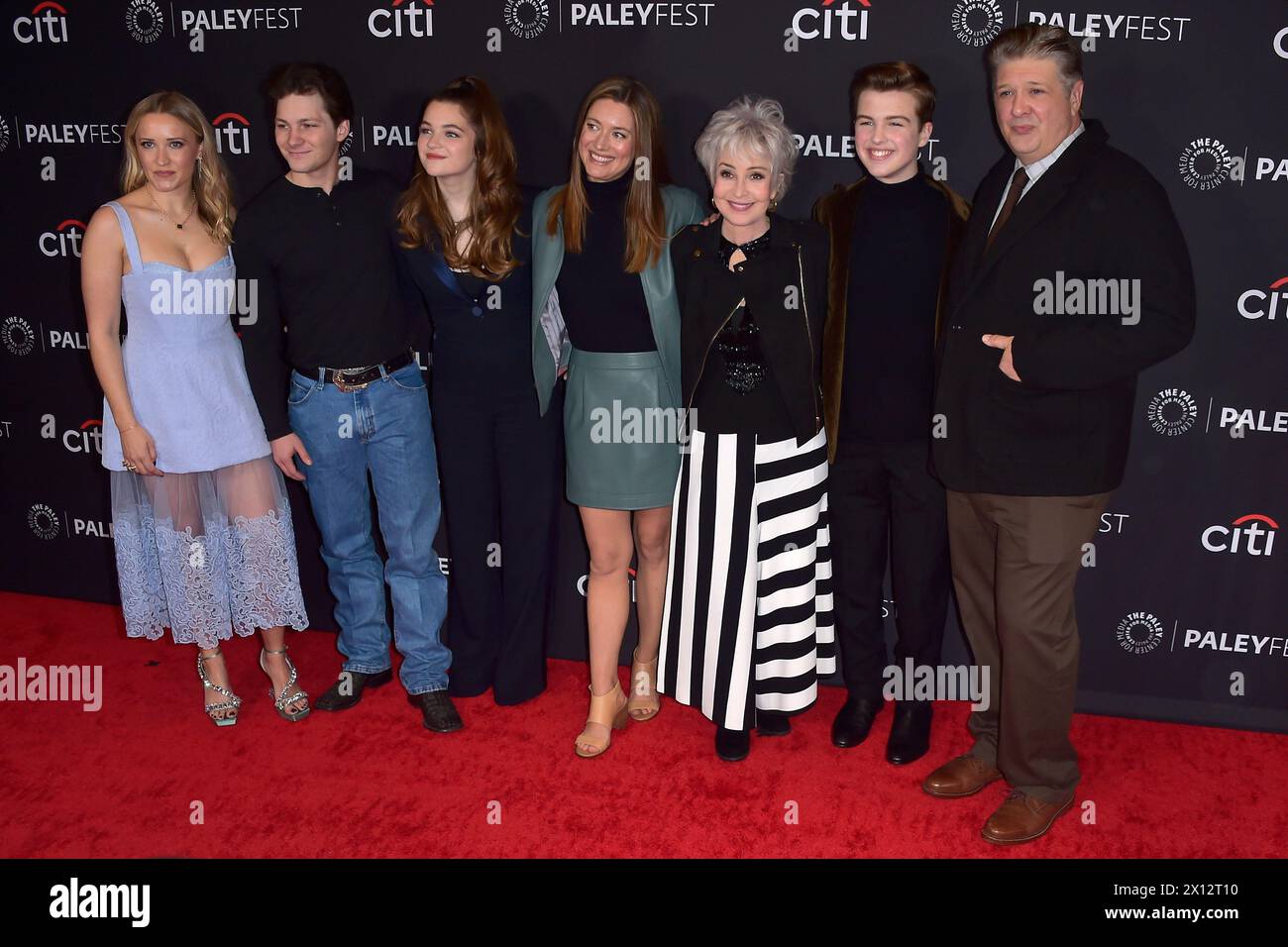 Emily Osment, Montana Jordan, Raegan Revord, Zoe Perry, Maureen J ...