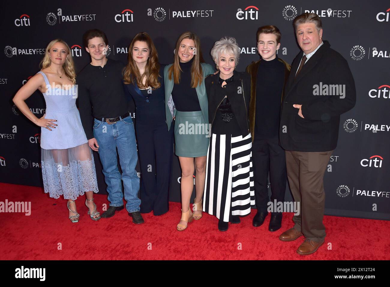 Emily Osment, Montana Jordan, Raegan Revord, Zoe Perry, Maureen J ...