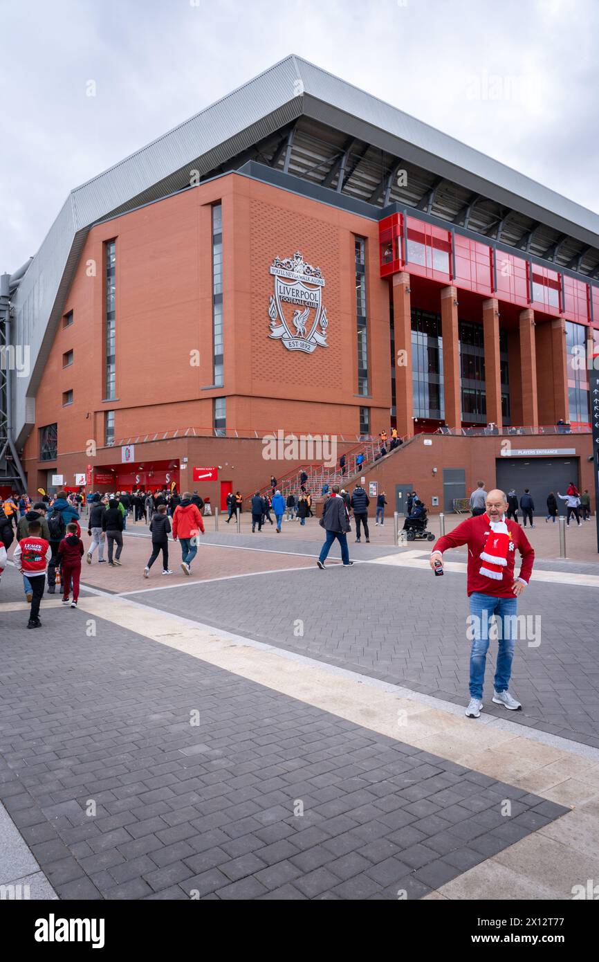 Liverpool fc's football stadium hi-res stock photography and images - Alamy
