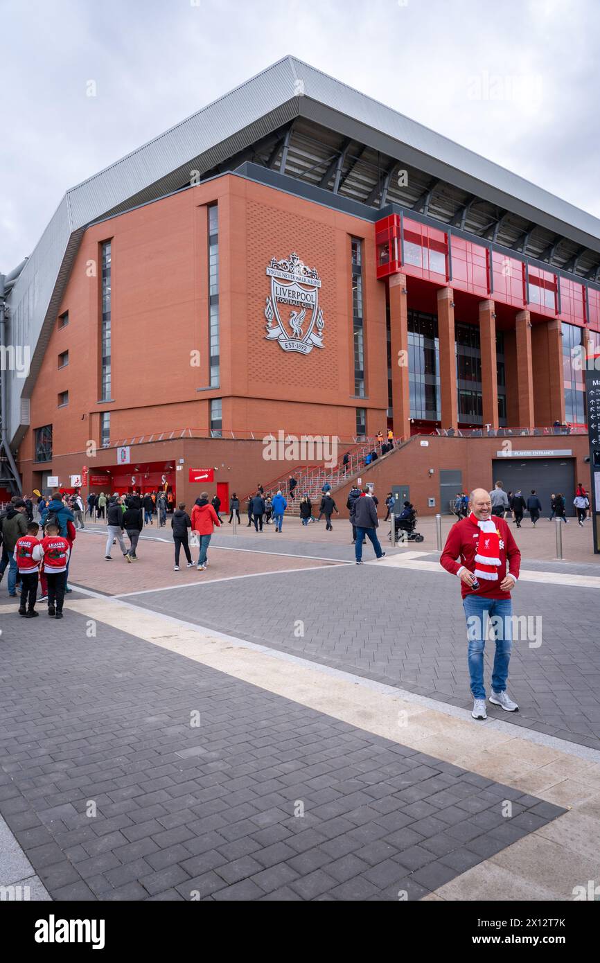 Fans on match day at Liverpool FC's stadium in Anfield, Liverpool Stock ...