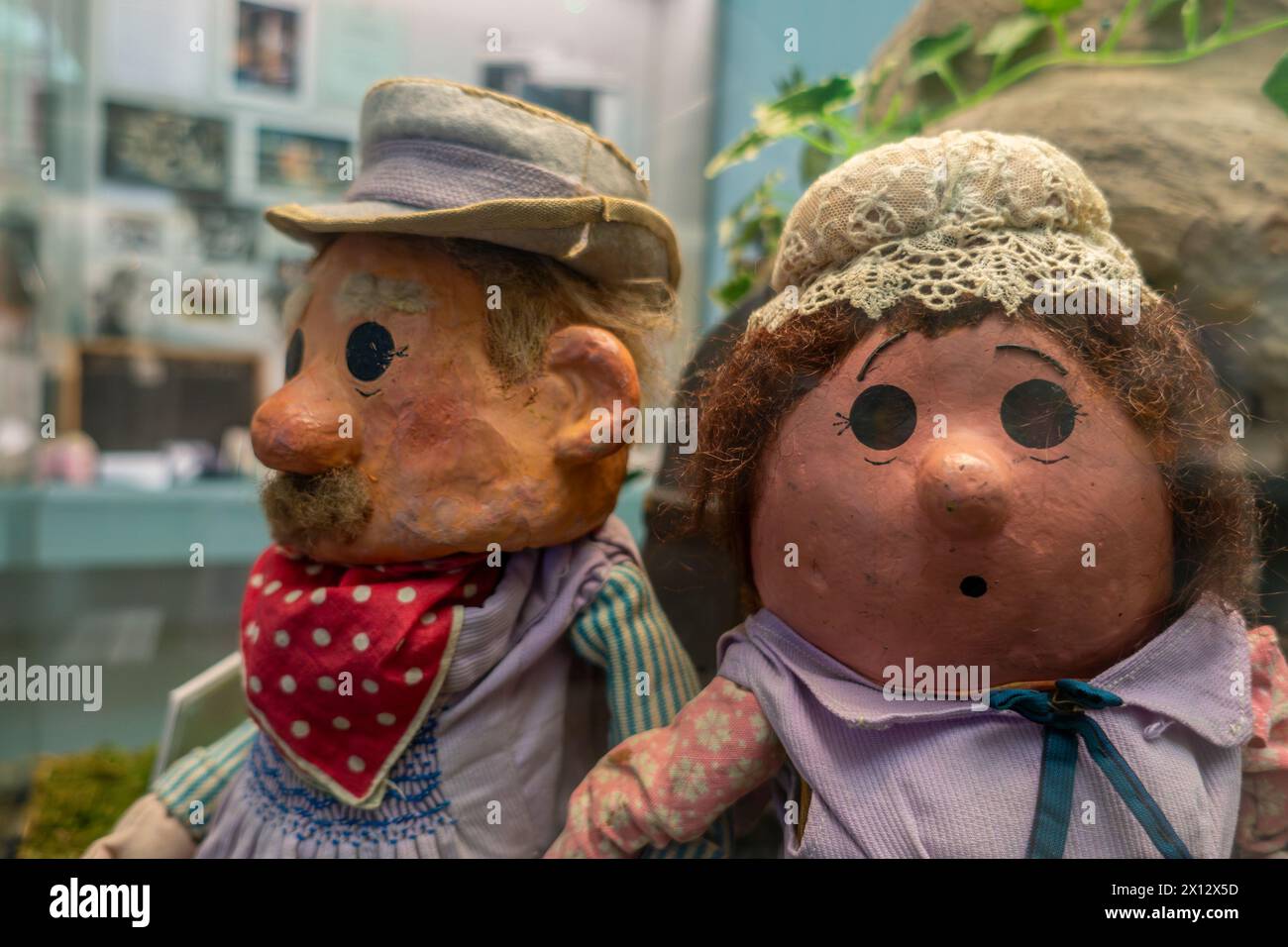 Tv puppets hi-res stock photography and images - Alamy