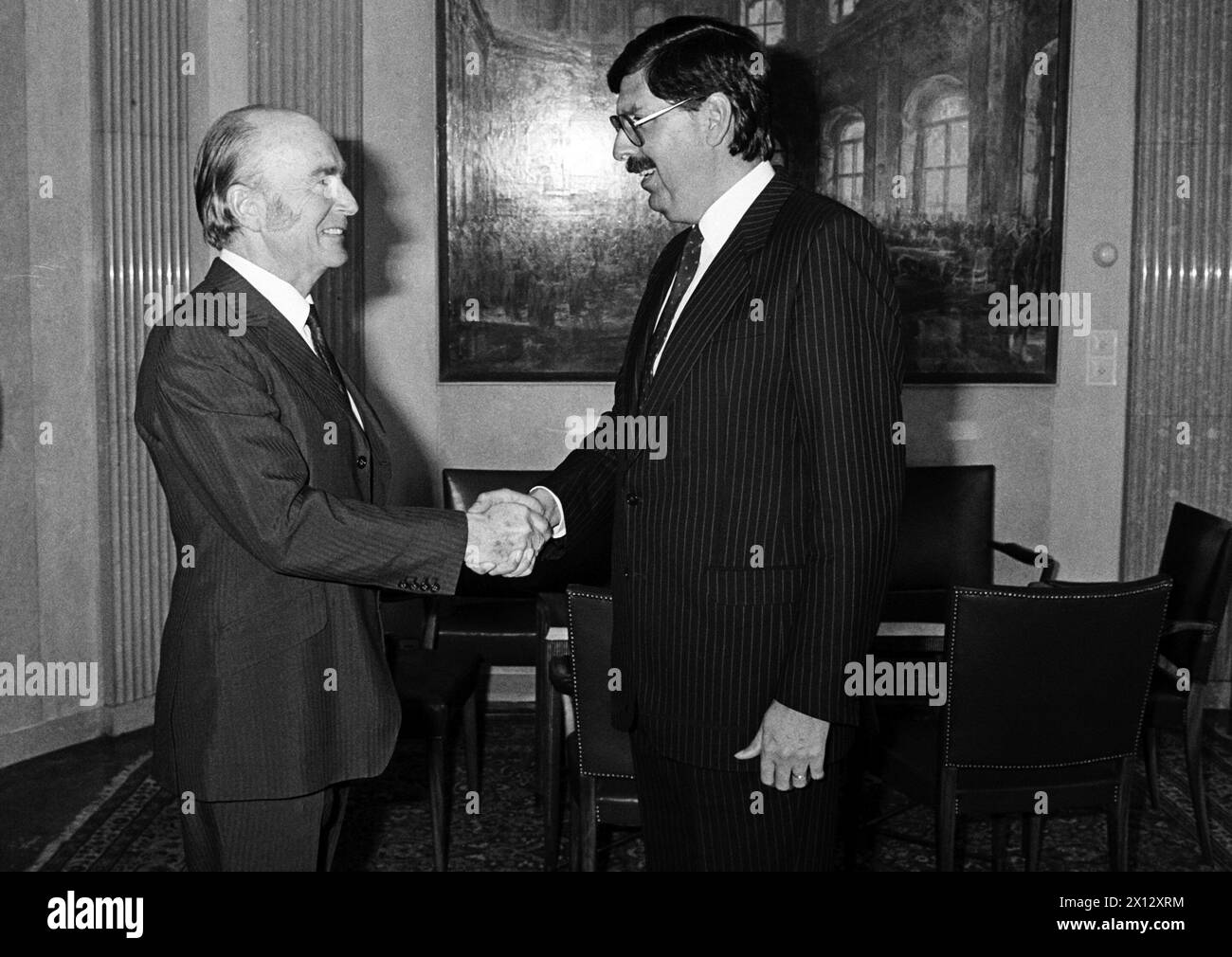 Vice chancellor Norbert Steger welcomes Irish president Patrick Hillary ...