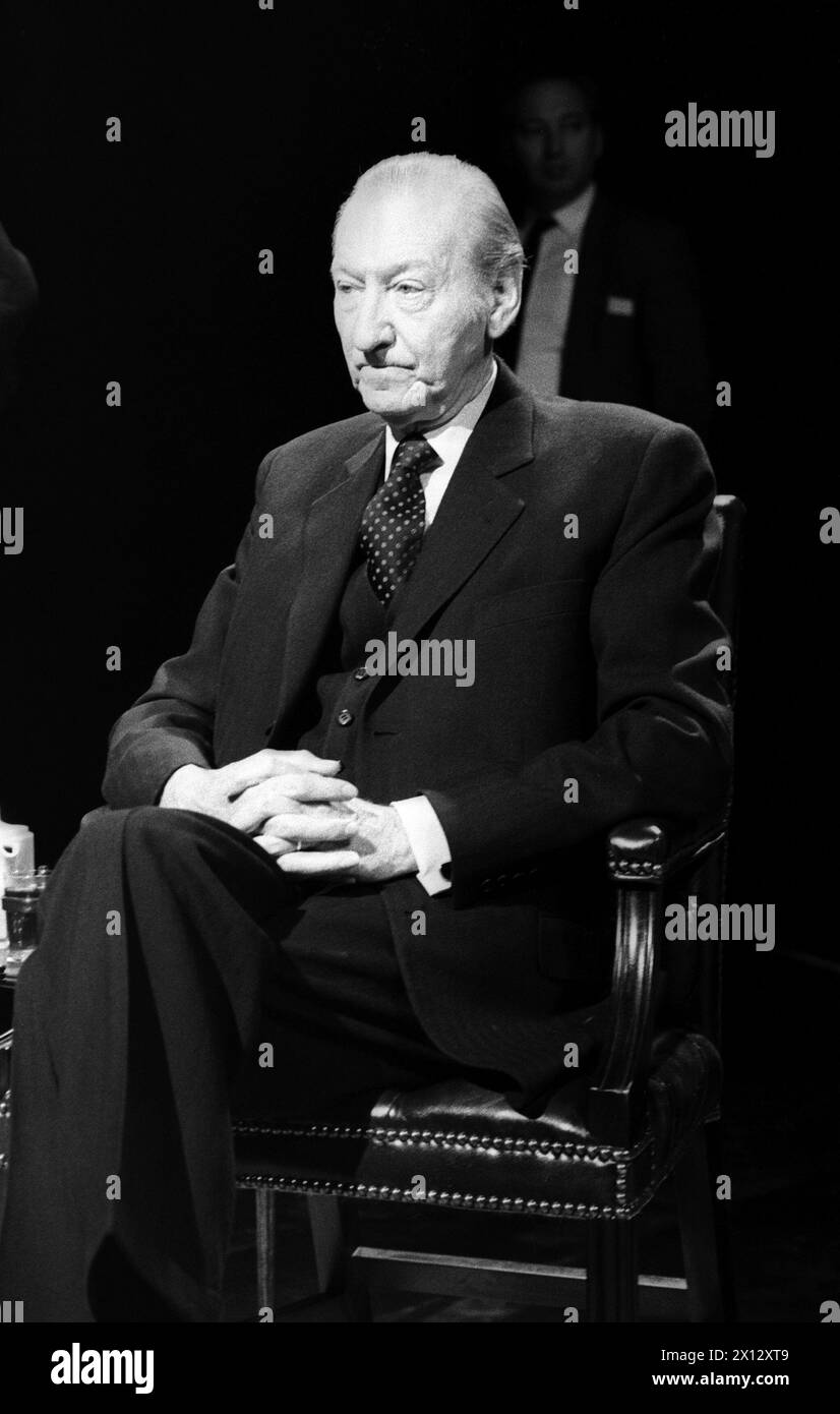 Kurt Waldheim, presidential candidate of the OEVP before his TV ...
