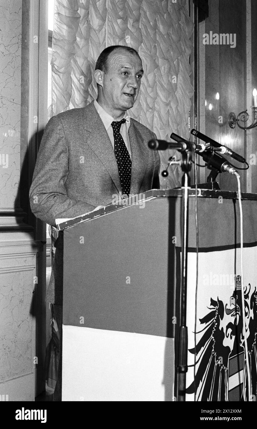 Austrian Artist Walter Pichler was awarded with Austria's Great Federal ...