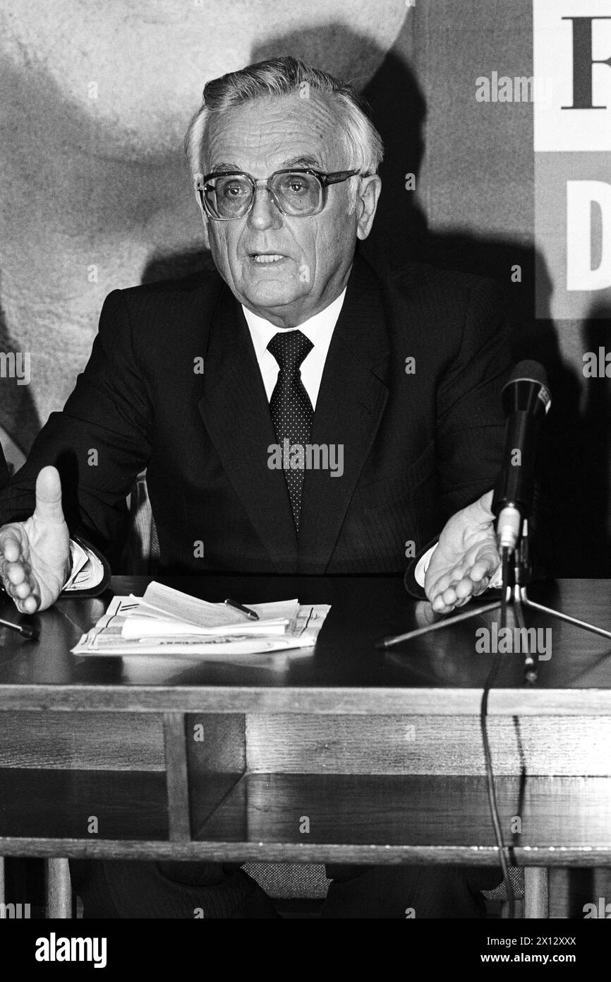 1966 1986 hi-res stock photography and images - Alamy