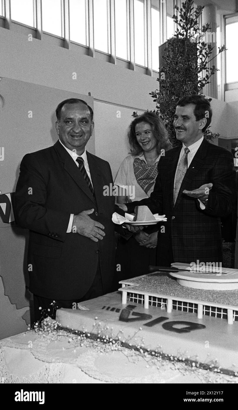 Austria's Federal Chancellor Fred Sinowatz opens the new arrival hall ...