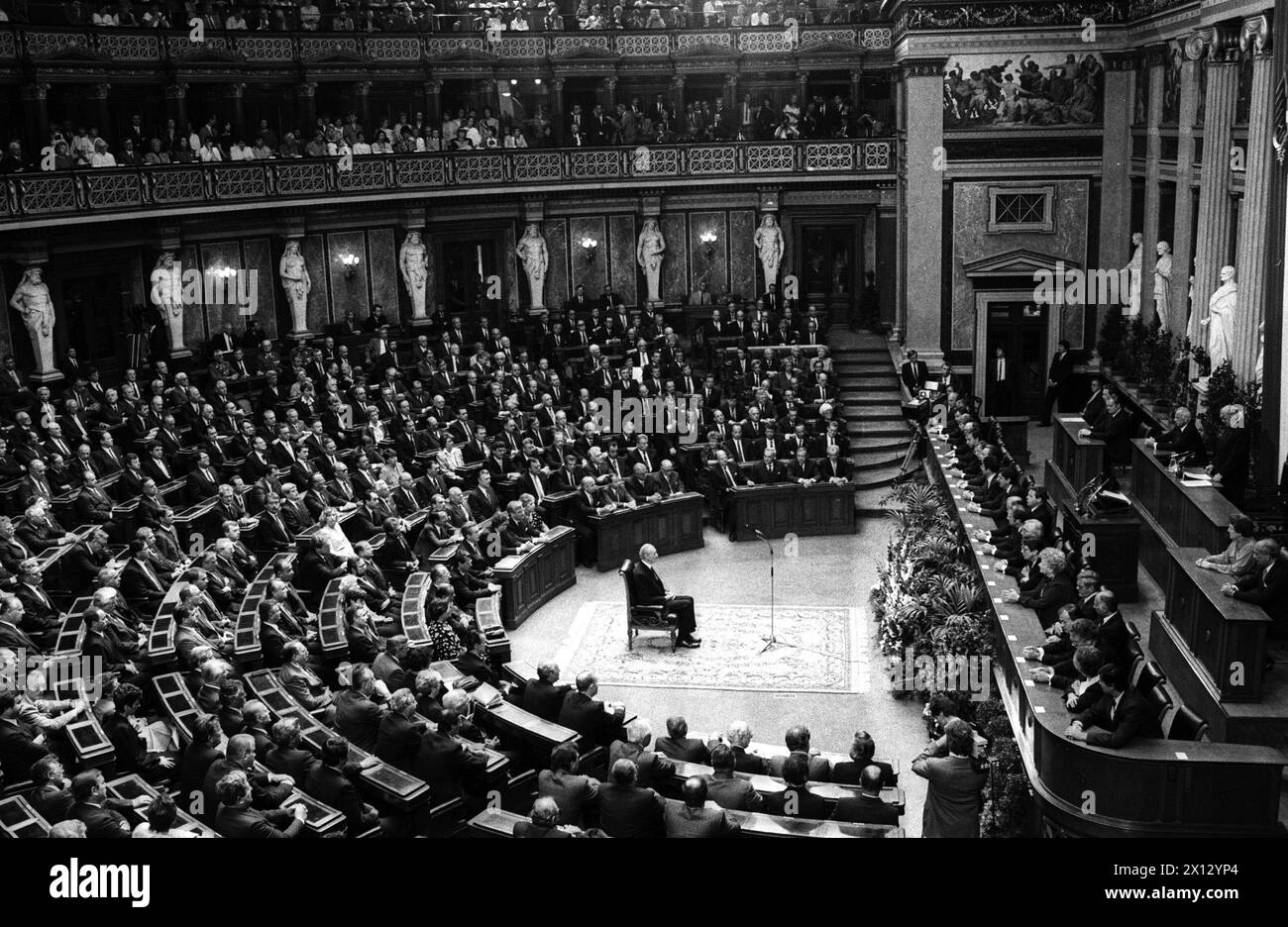 Inaugurational Ceremony for Dr. Kurt Waldheim as new Federal President ...