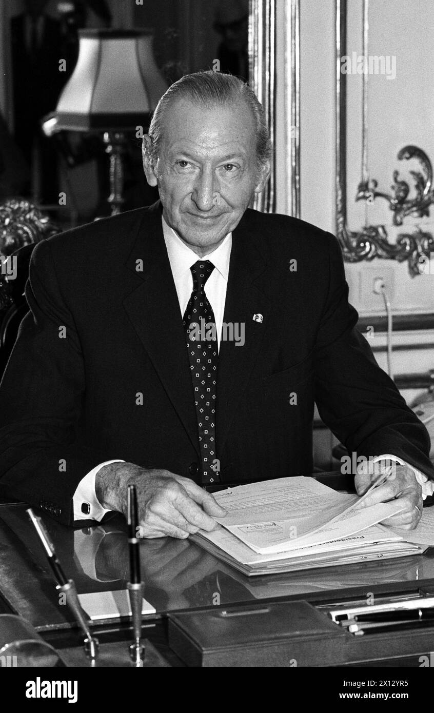 Inaugurational ceremony Dr. Kurt Waldheim: After the office hand-over ...