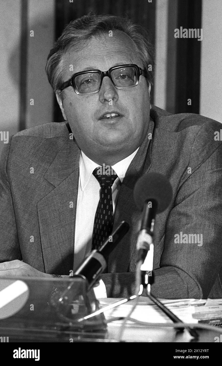 Methods of communication Black and White Stock Photos & Images - Alamy