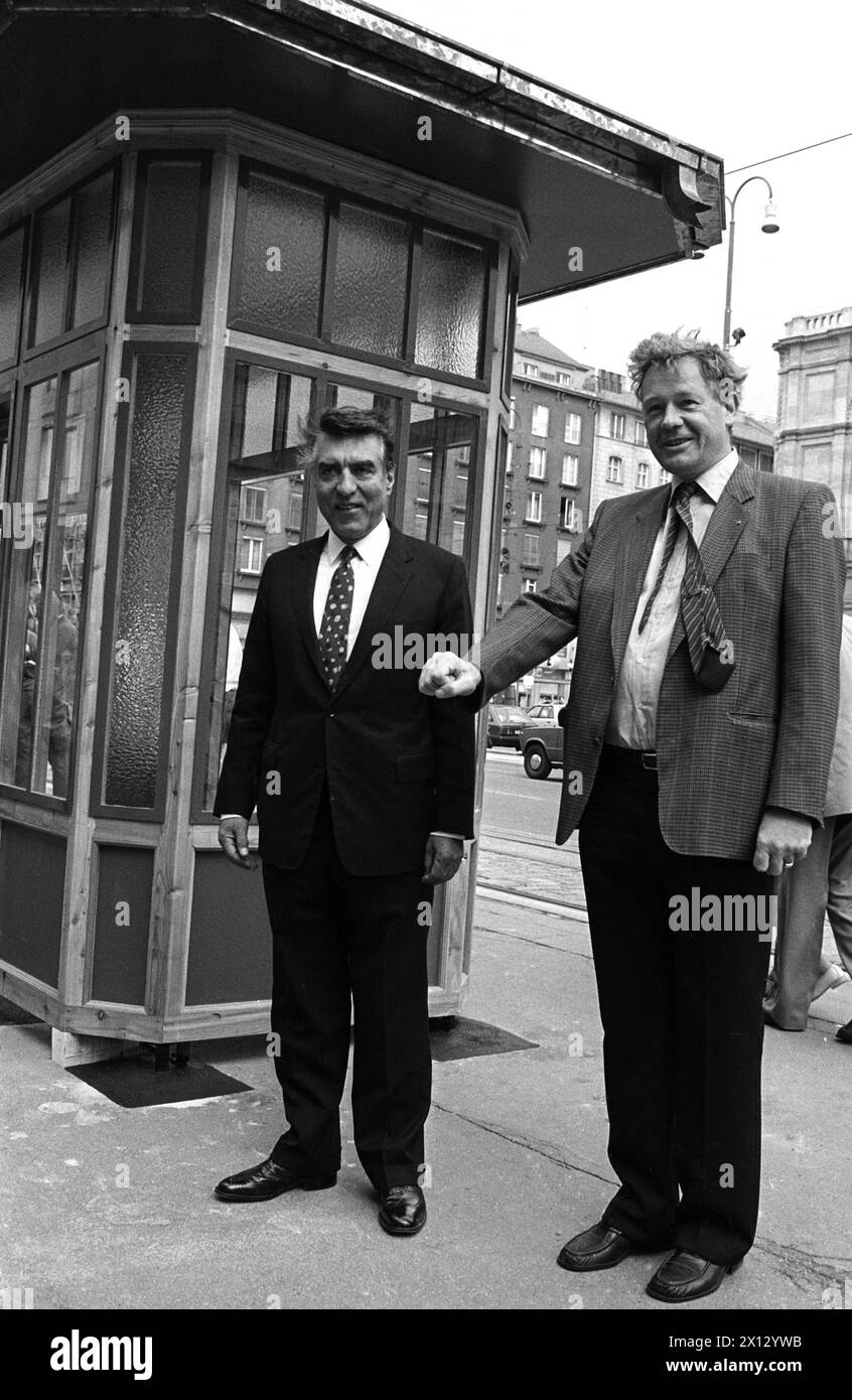 Vienna on August 20th 1986: Vienna's mayor Helmut Zilk (r.) and Johann ...
