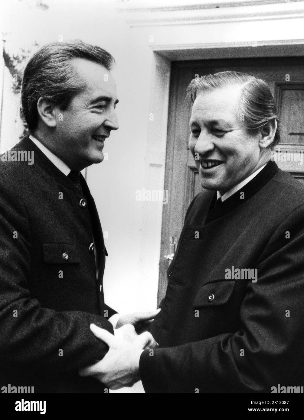 A friendly meeting during the party conference of the Austrian People's ...
