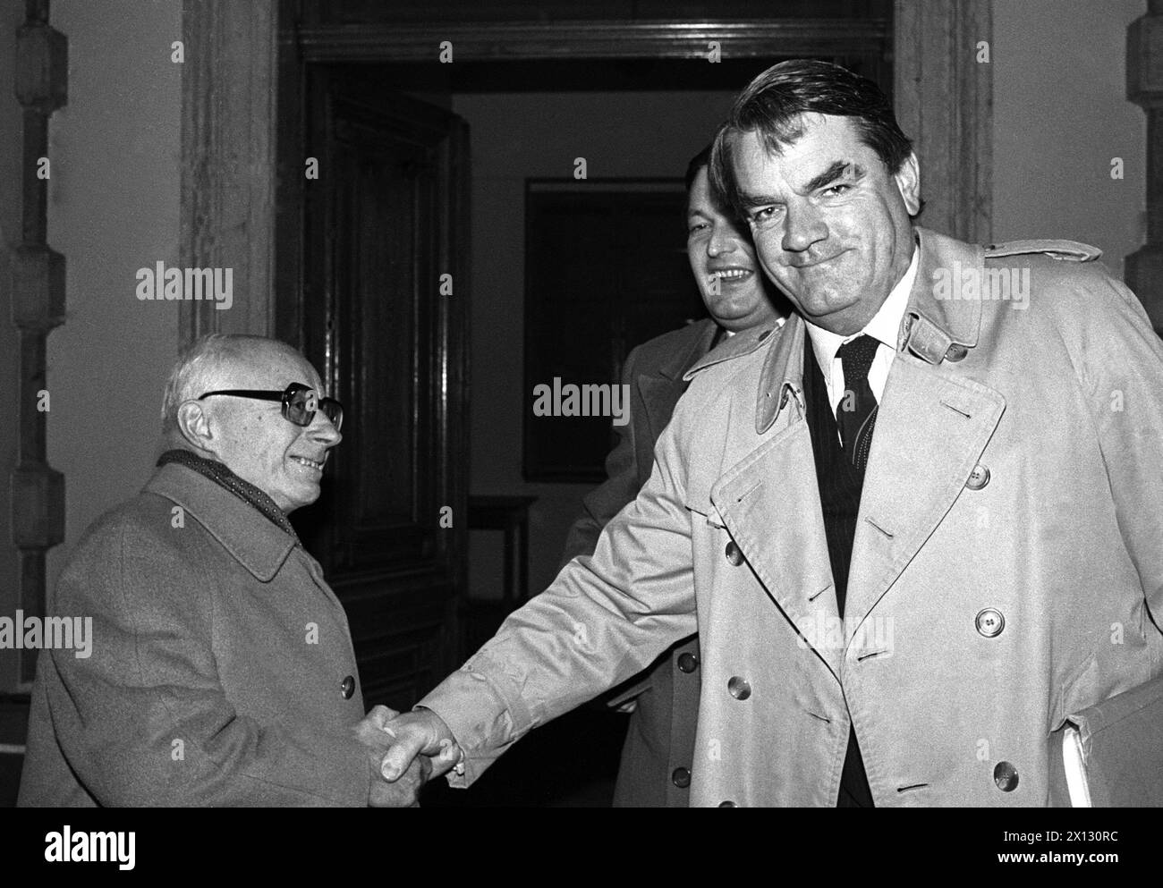 British author and historian David Iriving shaking hands with the ...