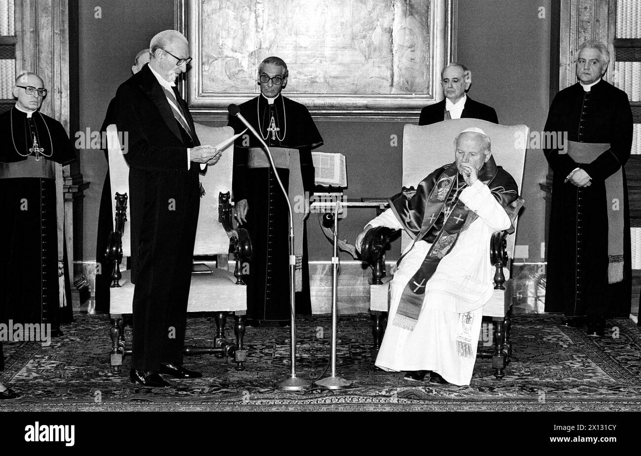 The photo was taken on June 25th 1987 on the occasion of a meeting ...