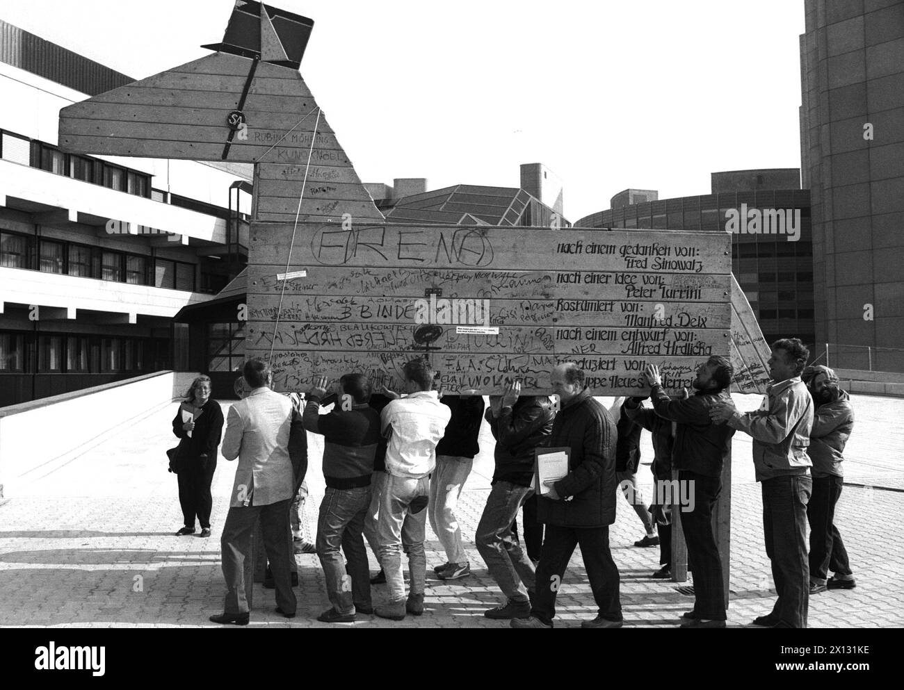 The photo was taken on October 5th 1987 on the occasion of the national ...