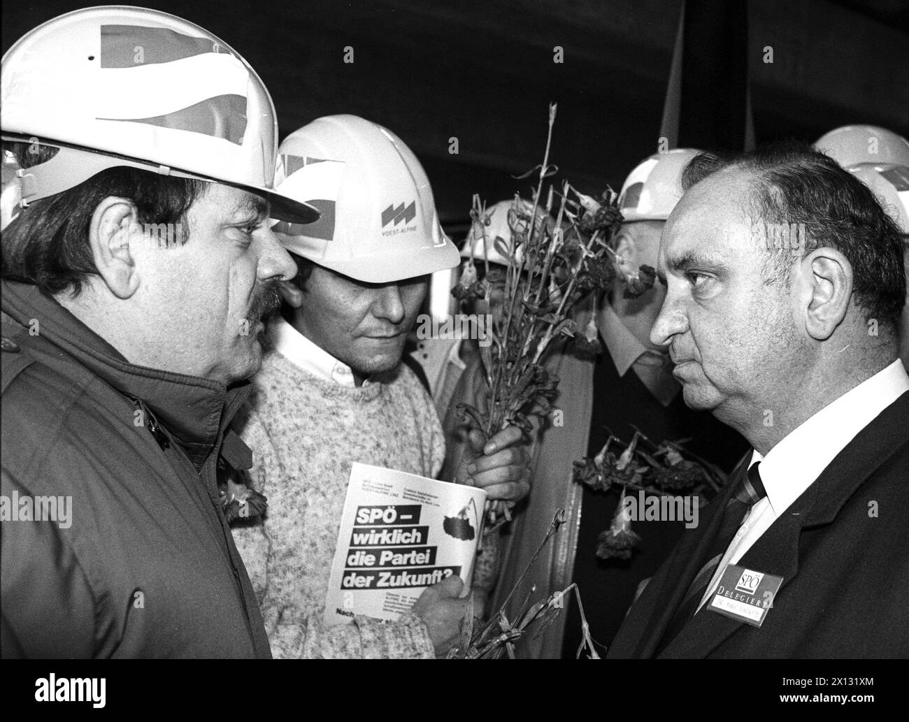 The photo was taken on October 27th 1987 on the occasion of the party ...