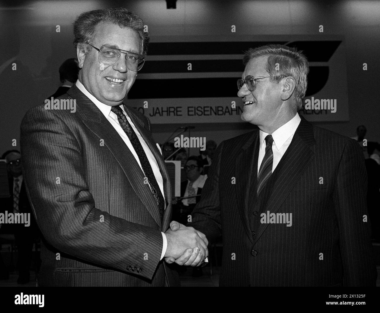 Vienna on November 23th 1987: (f.l.t.r.) Austria's minister of ...