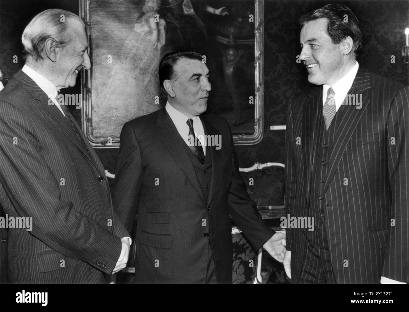 (f.t.r.) Austria's Federal President Dr. Kurt Waldheim, Vienna's mayor ...