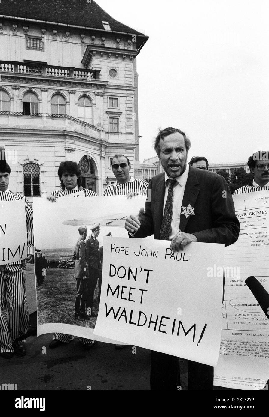 Vienna in June 23rd 1988: Demonstration of the "Republican Club New ...