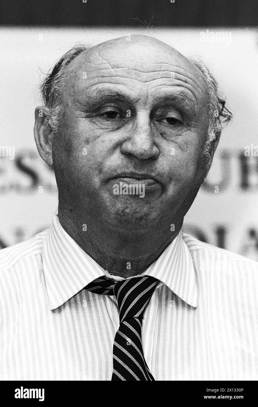 Tuvia friedman hi-res stock photography and images - Alamy