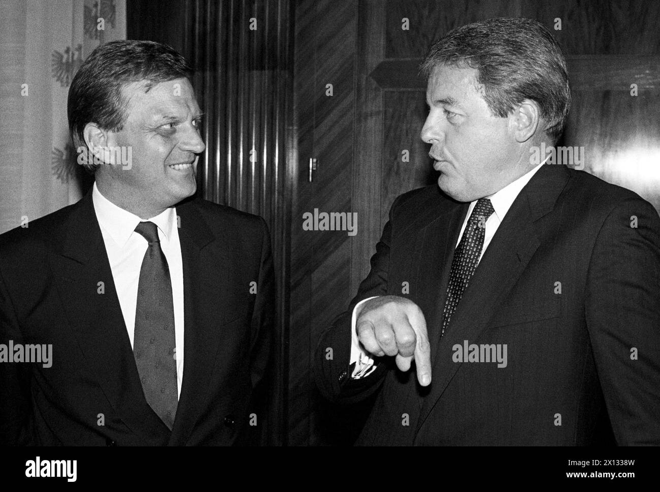 Carinthia's new governor Dr. Peter Ambrozy (l.) visited Austria's ...