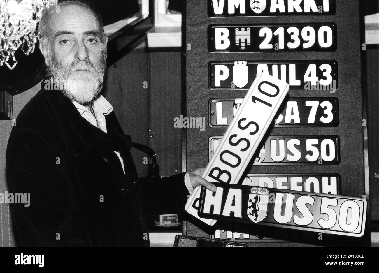 Vienna on November 28th 1988: Press conference with the Austrian artist ...