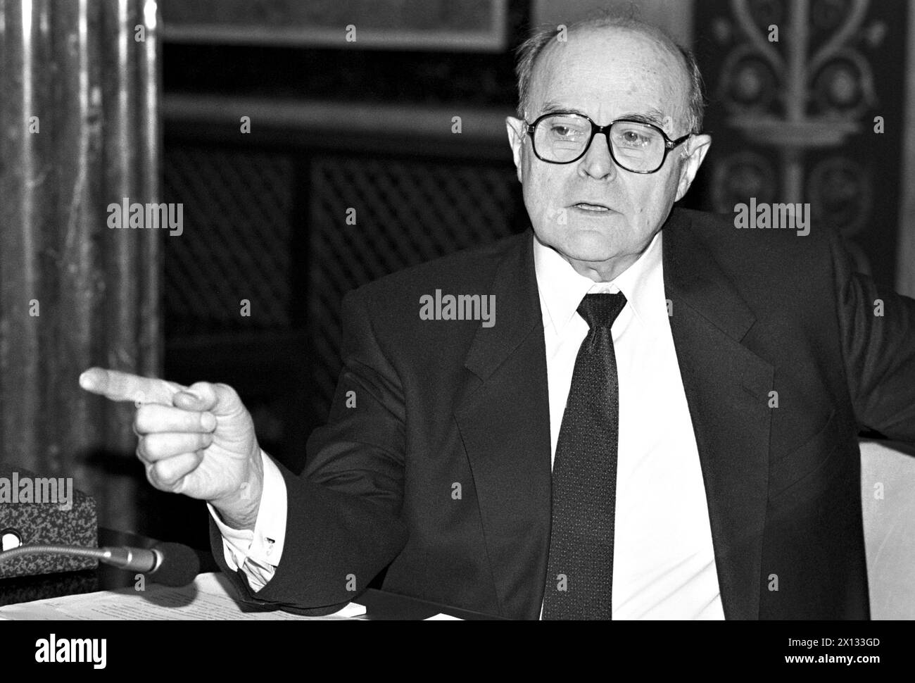 Committee of inq hi-res stock photography and images - Alamy