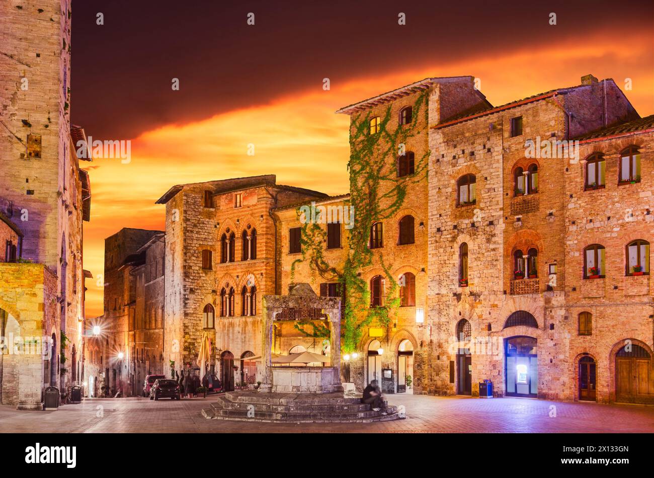 San Gimignano, Tuscany. Piazza della Cisterna, downtown fortified city ...