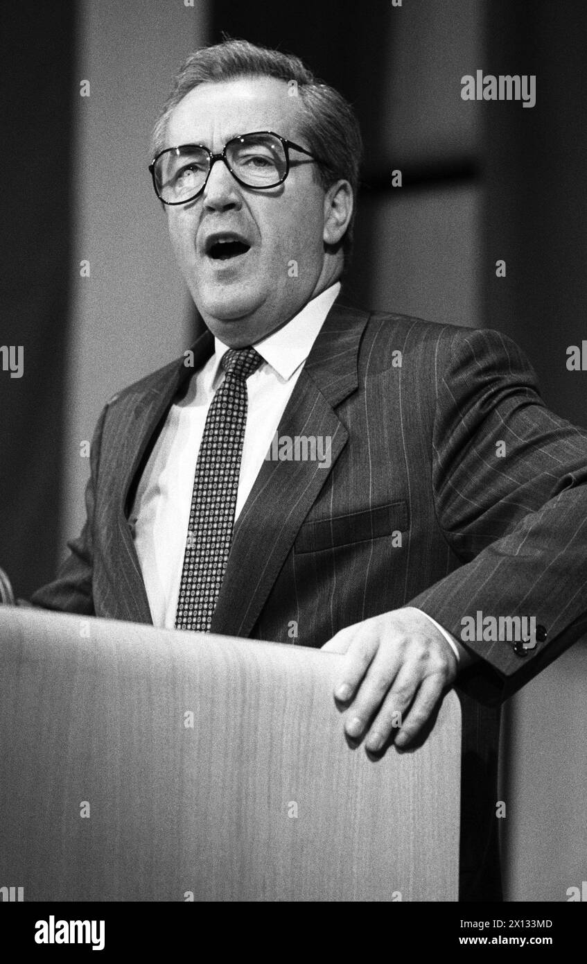 On the 17.01.1989 Austrian Foreign Minister Alois Mock held the opening ...