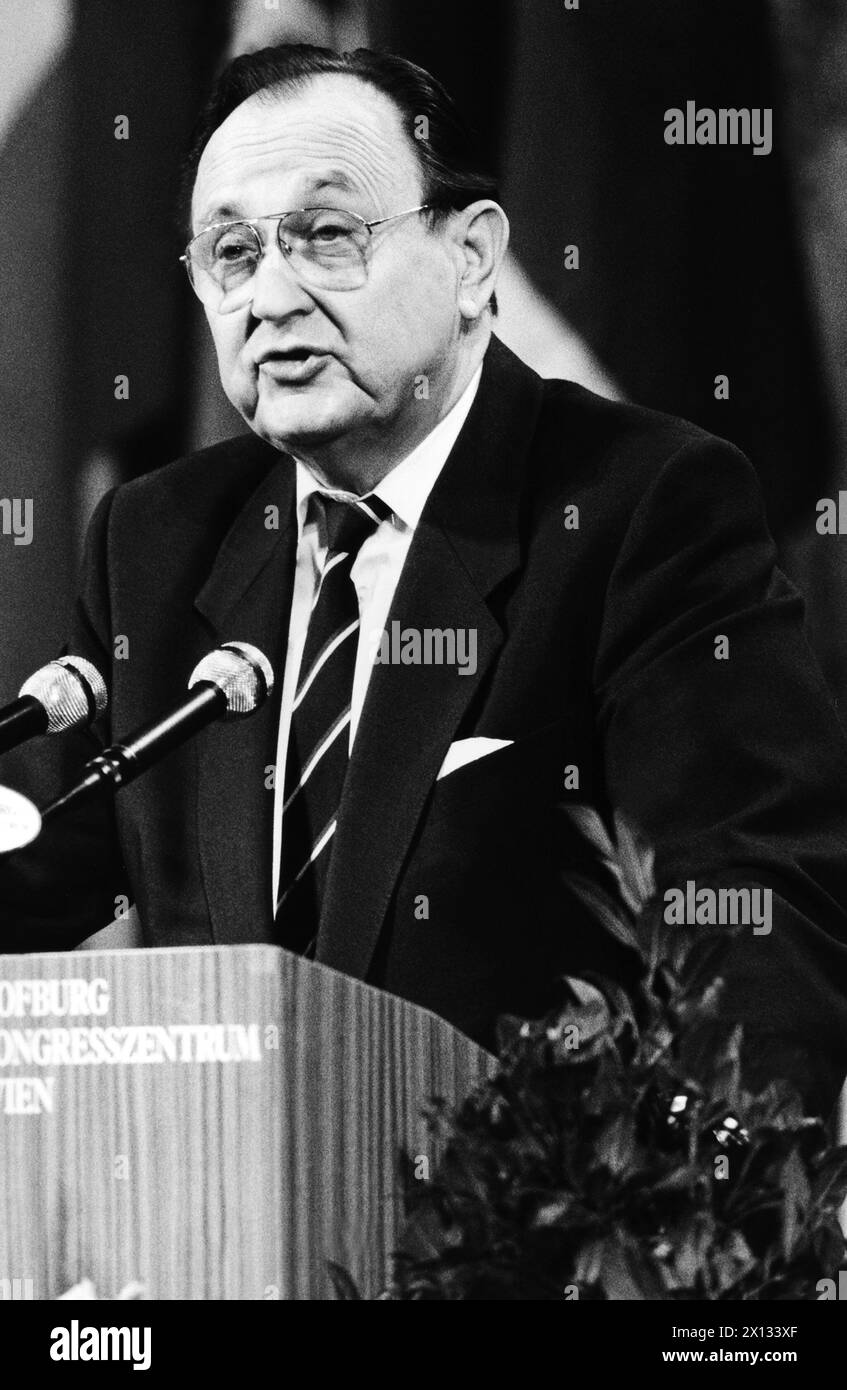 Vienna on March 7th 1989: Hans-Dietrich Genscher, foreign minister of ...